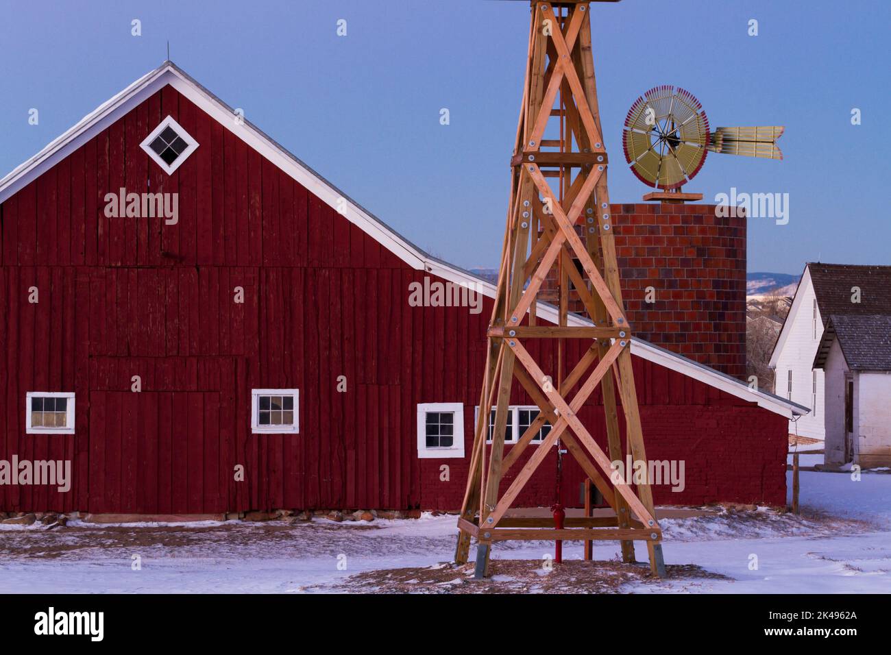 Old Red Barn Stock Photo - Alamy