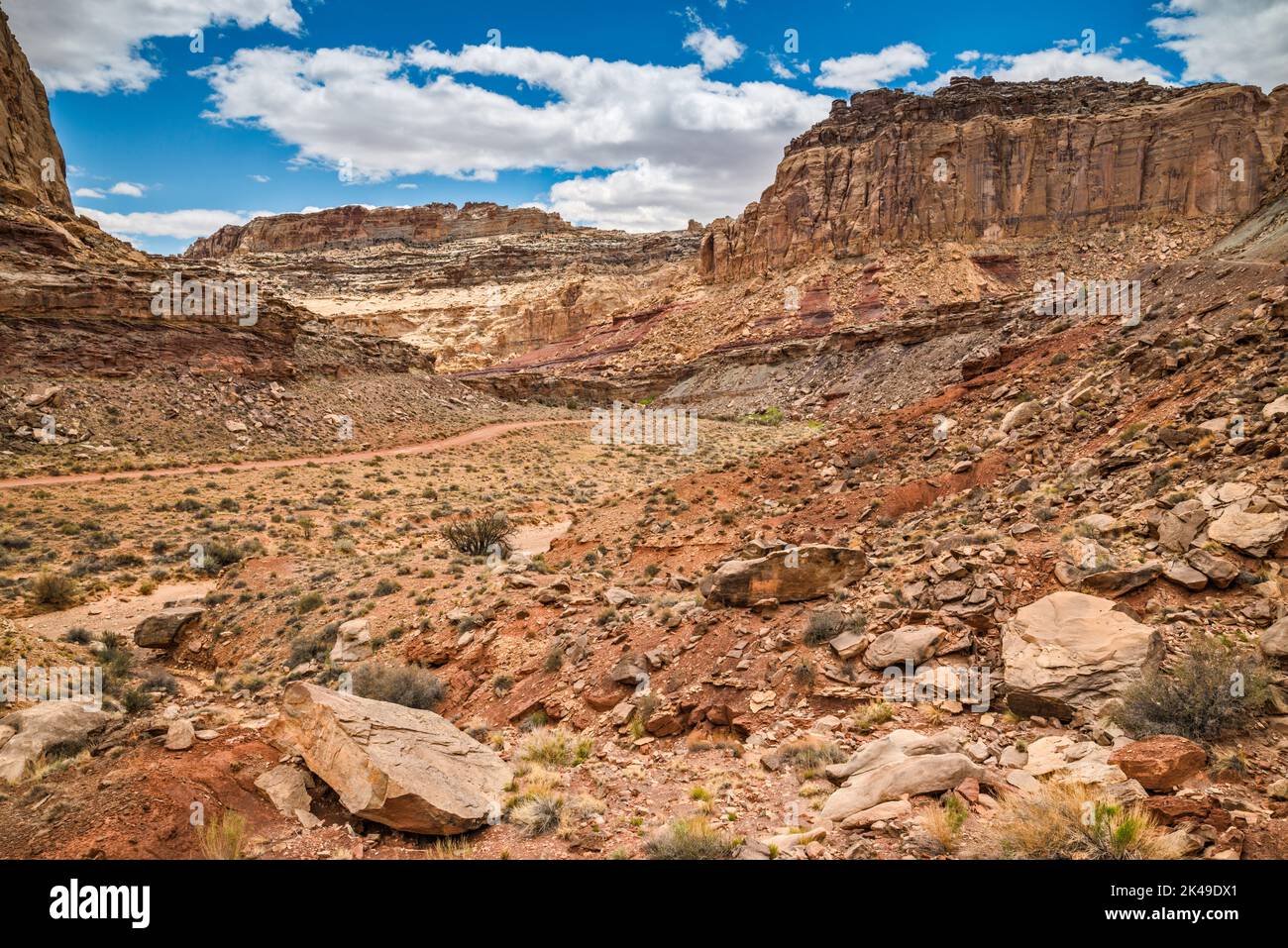 Behind-the-Reef Road, Chute Canyon entrance, San Rafael Reef rock ...