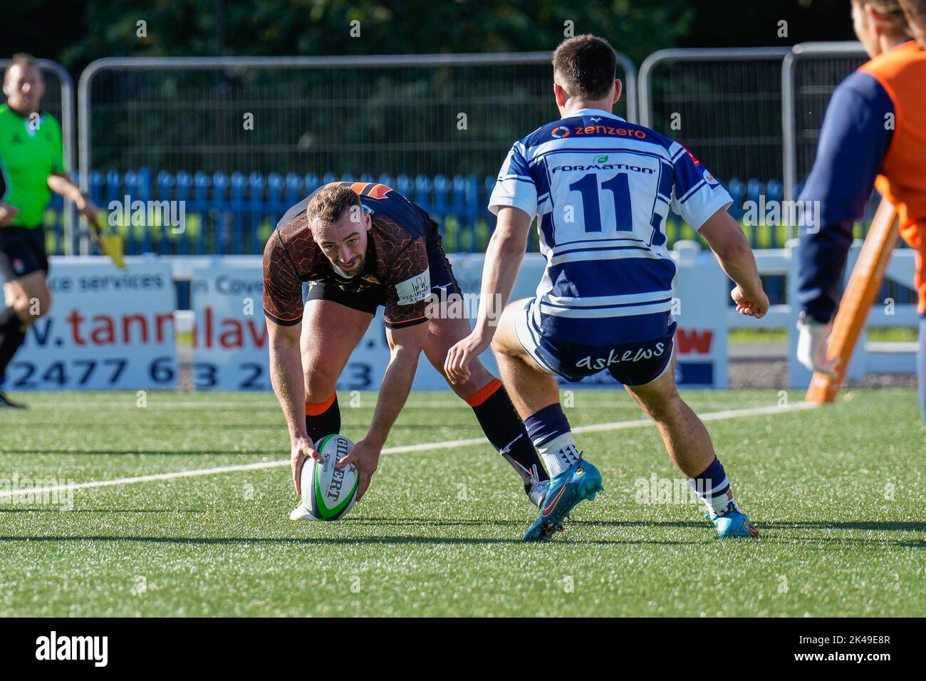 Craig WILLIS (10) of Ealing Trailfinders scores his team’s fourth try ...