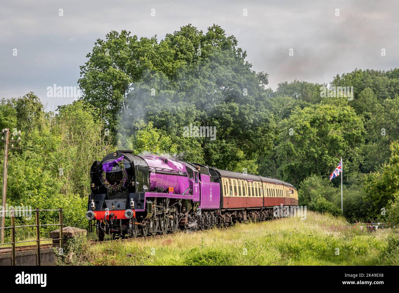 SR 'Pacific' 4-6-2 No. 34027 (running as No. 70 Elizabeth II) arrives ...