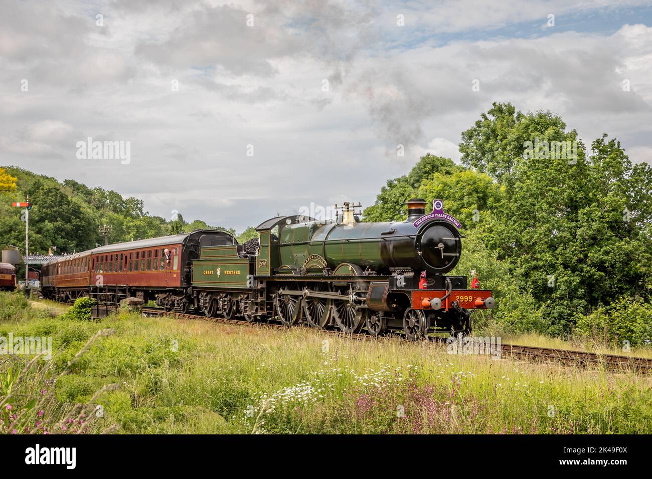 GWR 'Saint' 4-6-0 No. 2999 'Lady of Legend' departs from Highley ...