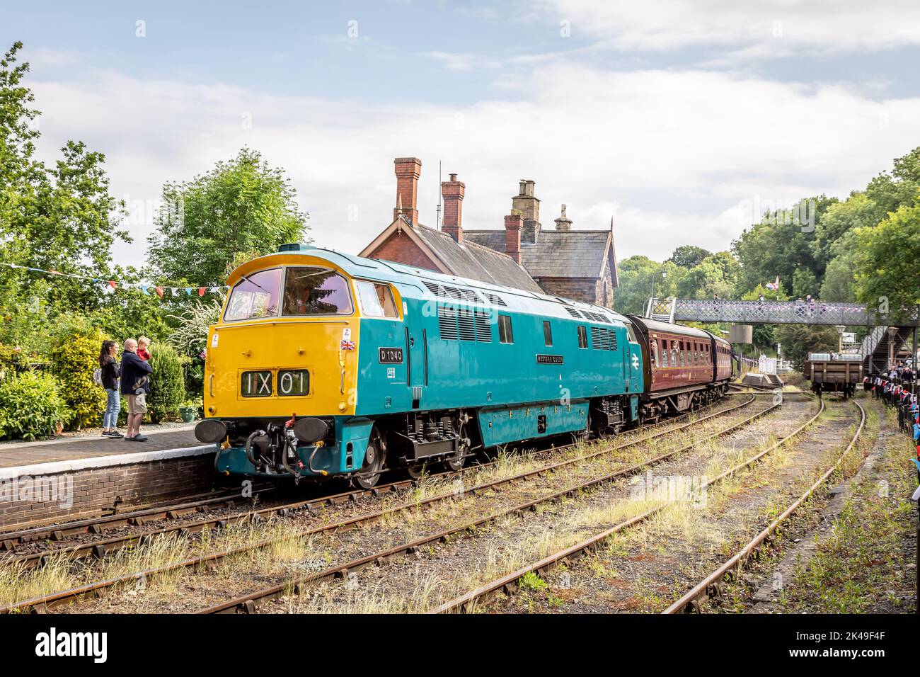 BR Class 52 No. D1040 'Western Queen' waits at Highley station on the ...