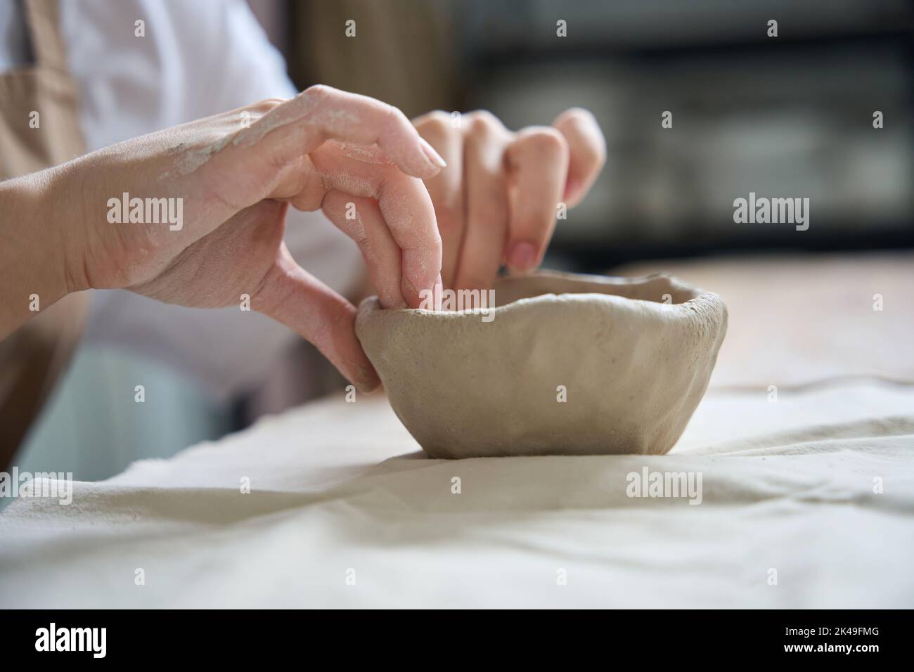 Clay plate production hi-res stock photography and images - Alamy