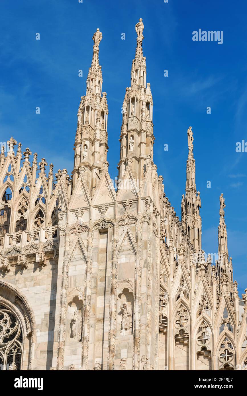 Detail of the facade of the Duomo di Milano (Milan Cathedral 1418-1577 ...