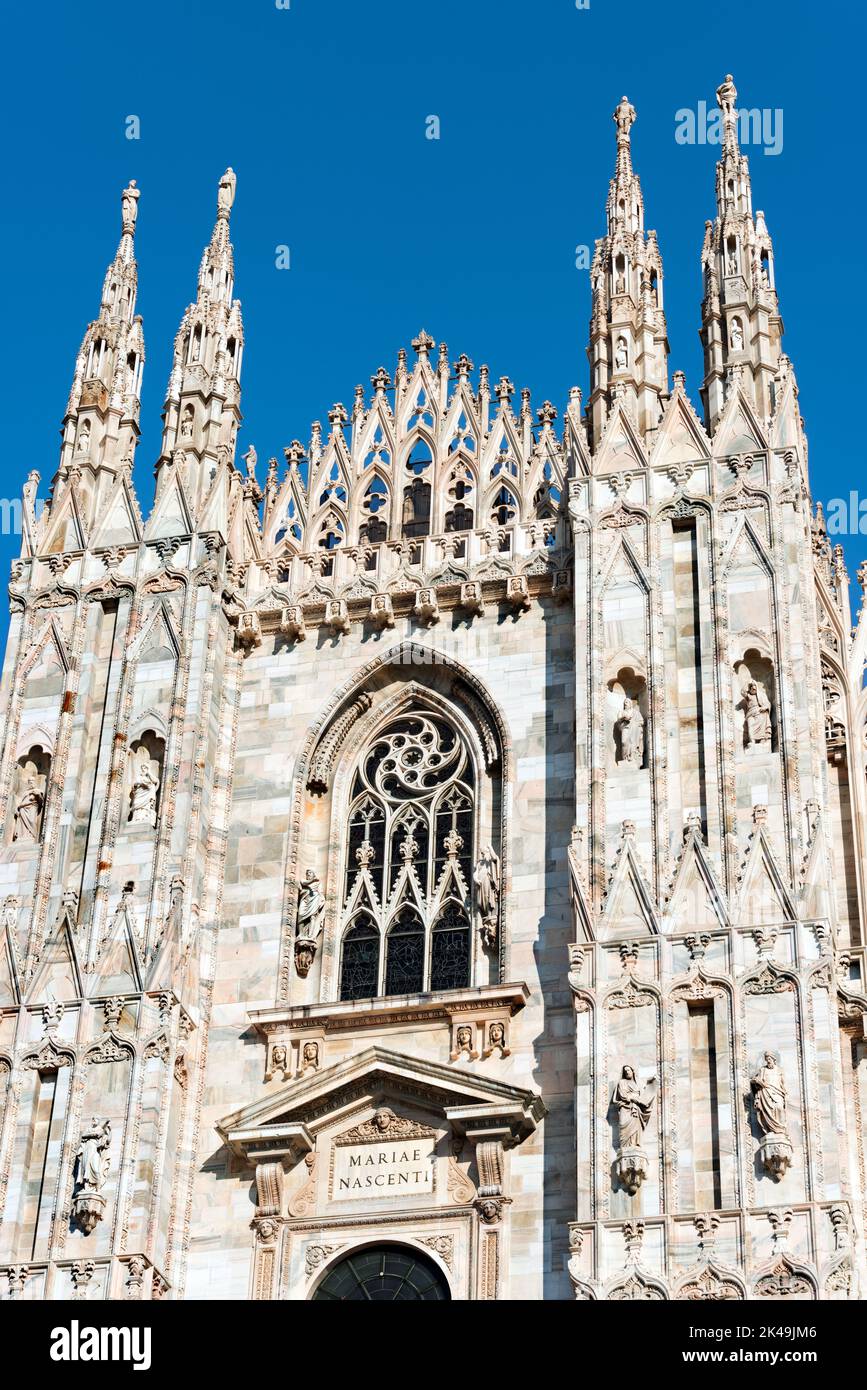 Detail of the facade of the Duomo di Milano (Milan Cathedral 1418-1577 ...