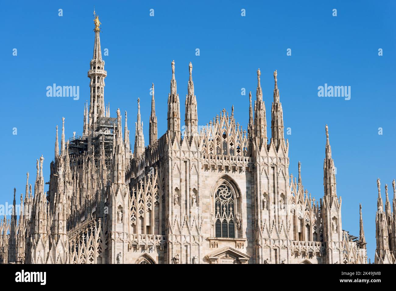 Facade of the Duomo di Milano (Milan Cathedral 1418-1577). Church ...