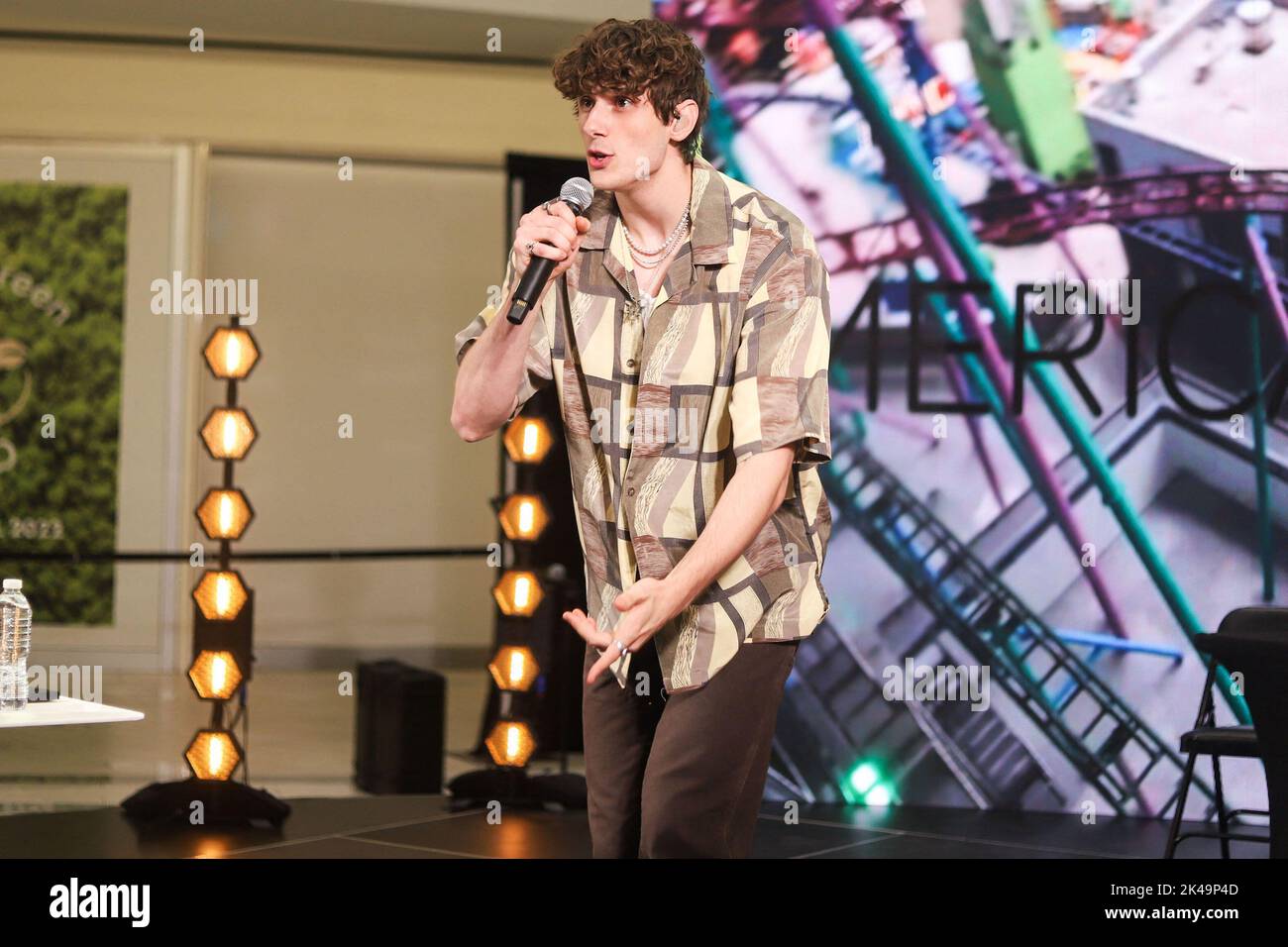 Jvke hi-res stock photography and images - Alamy