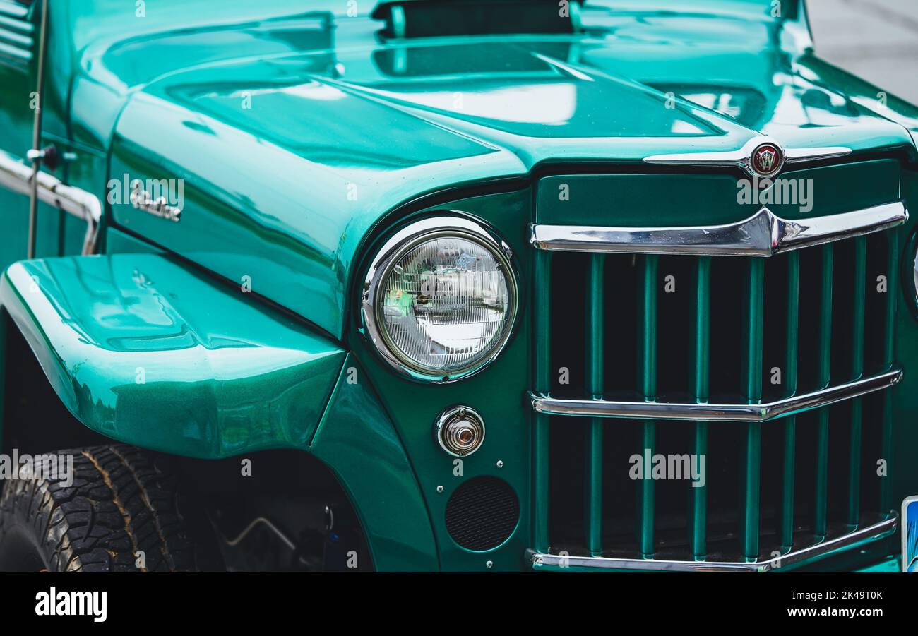 Classic jeep hi-res stock photography and images - Alamy