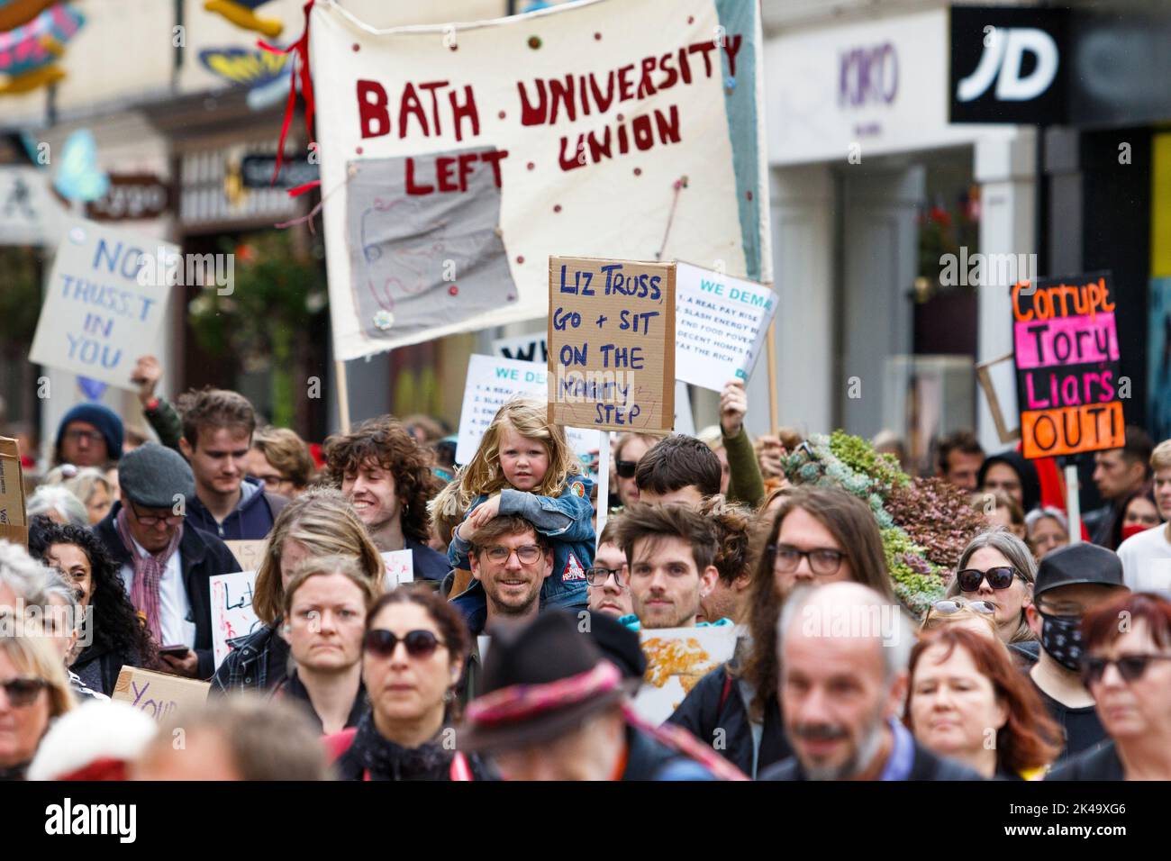 Bath, UK. 1st Oct, 2022. Protesters are pictured in Bath as they march ...