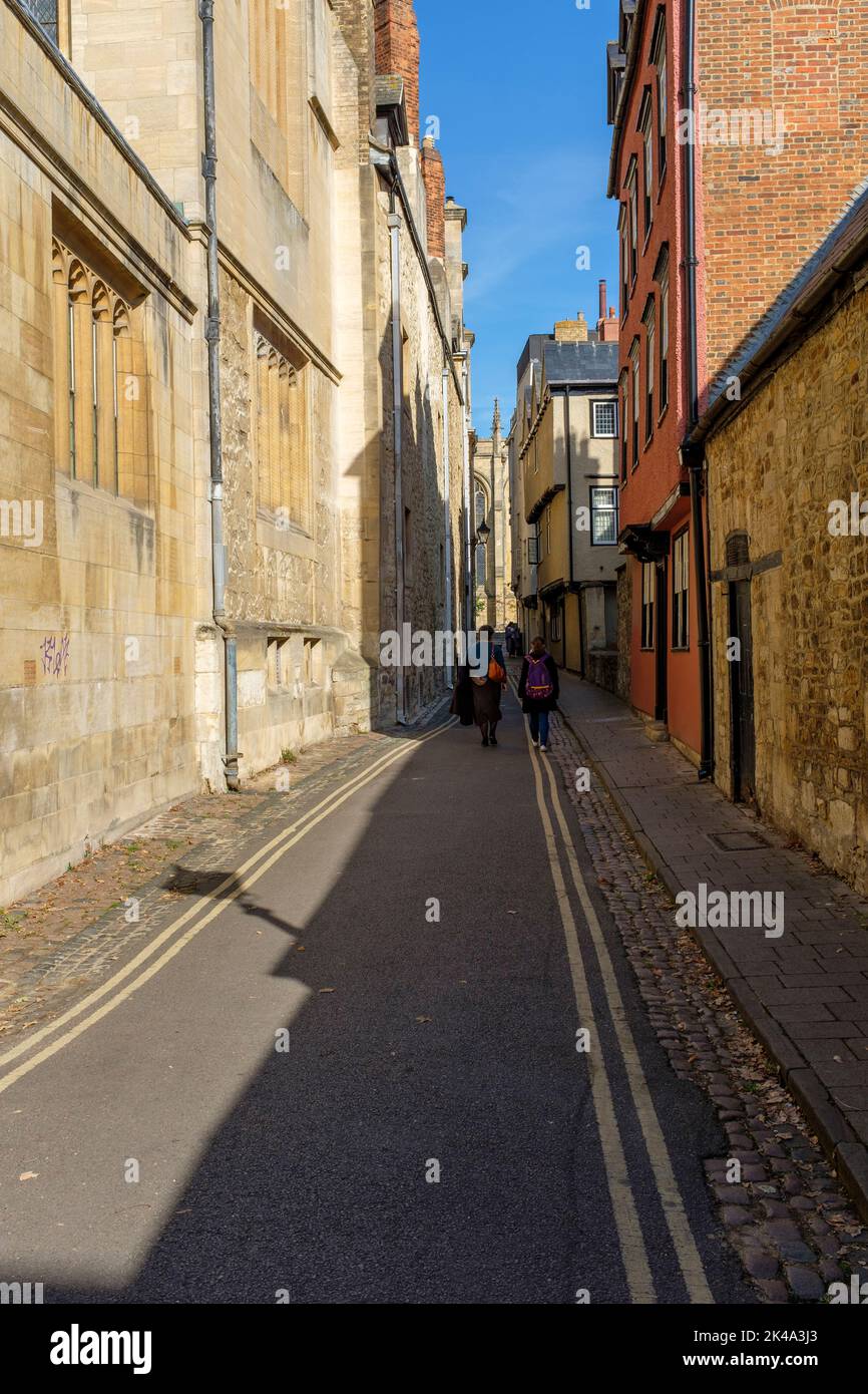 A view of a quiet oxford street hi-res stock photography and images - Alamy