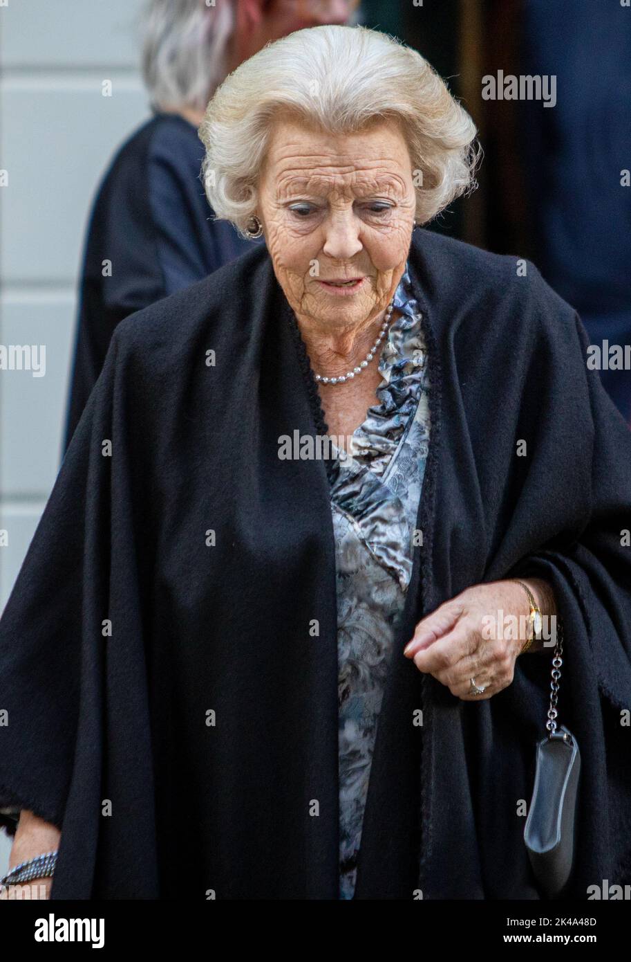 Princess Beatrix at the opening of the anniversary exhibition of ...