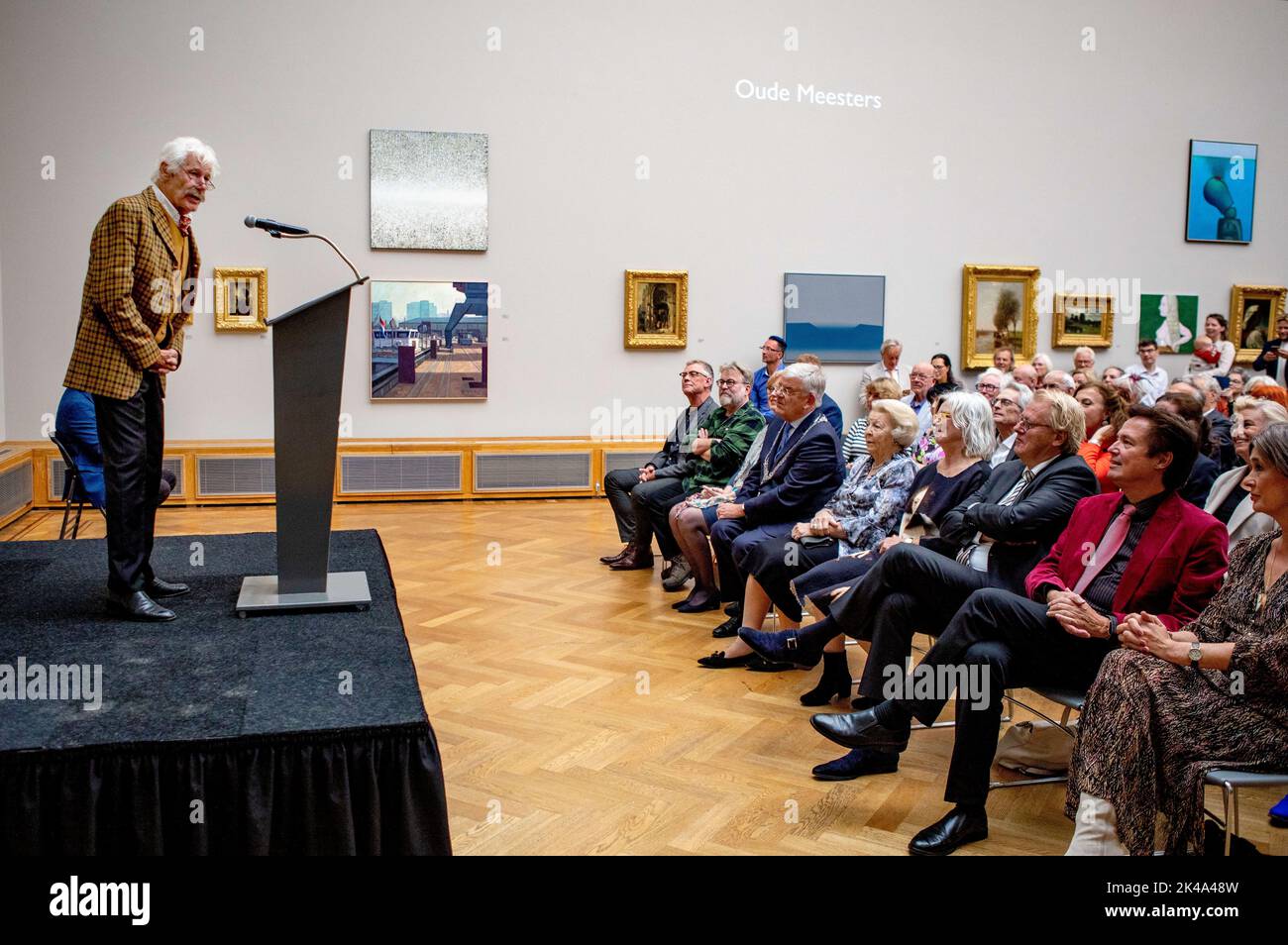 Princess Beatrix at the opening of the anniversary exhibition of ...