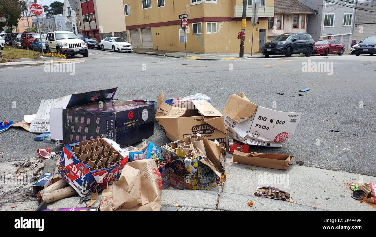 Side street fireworks hi-res stock photography and images - Alamy