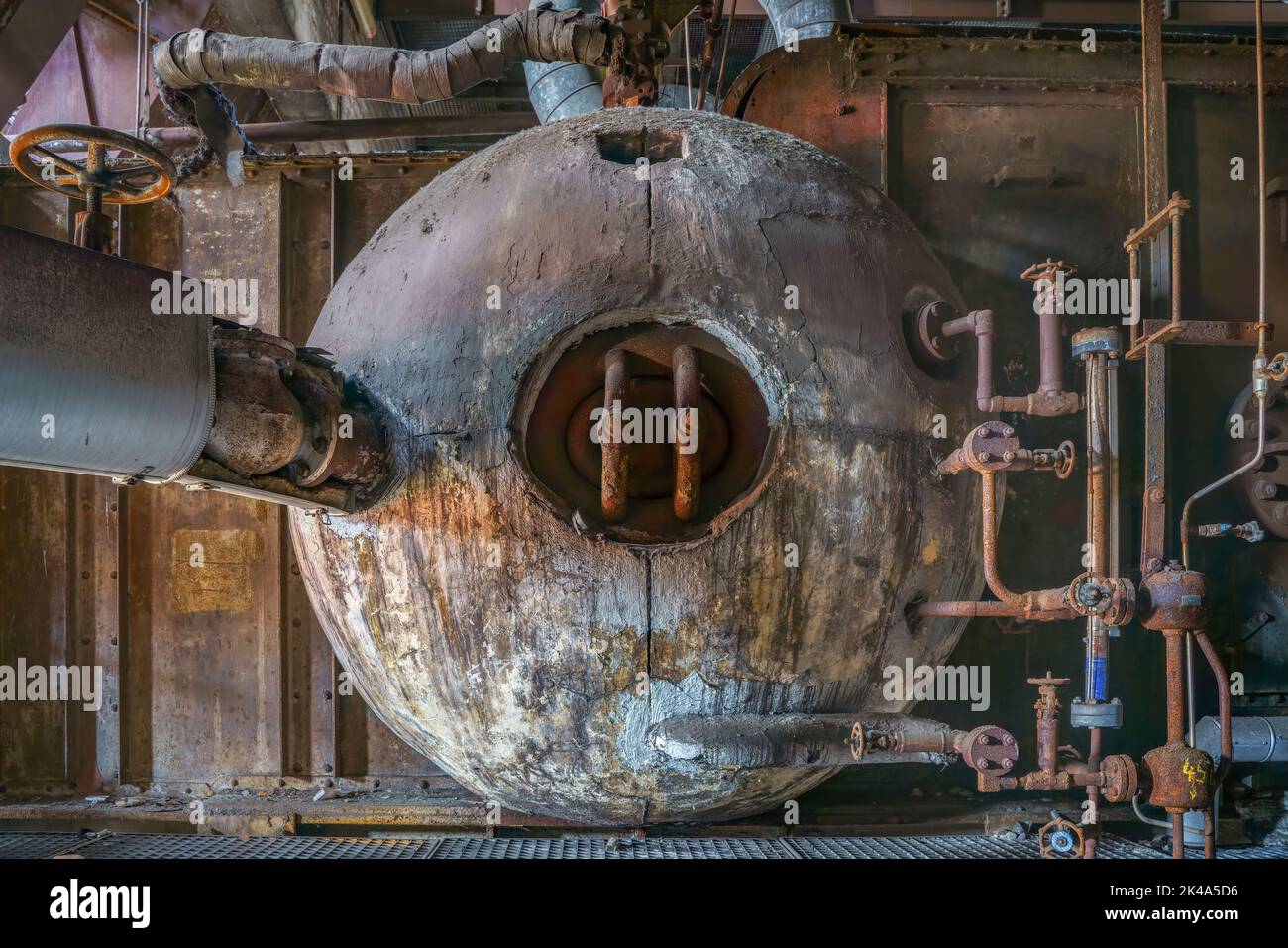 Old manufacturing building hi-res stock photography and images - Alamy