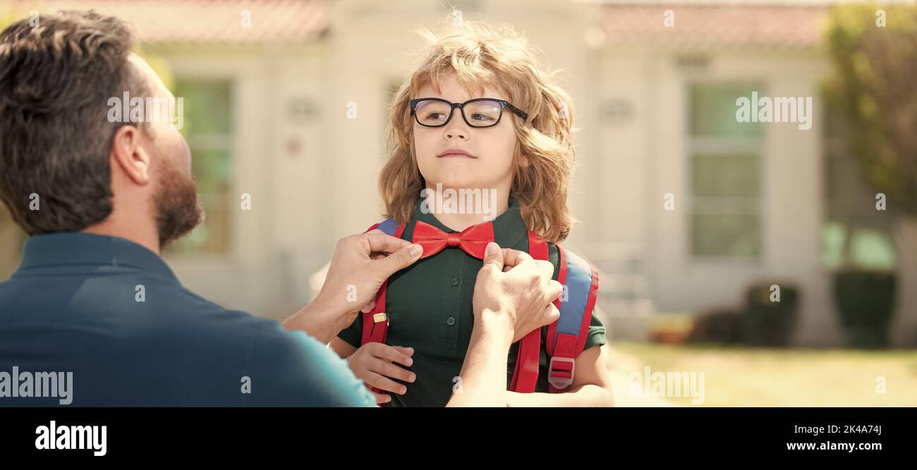Banner of child pupil back to school, parent gathering little child boy ...