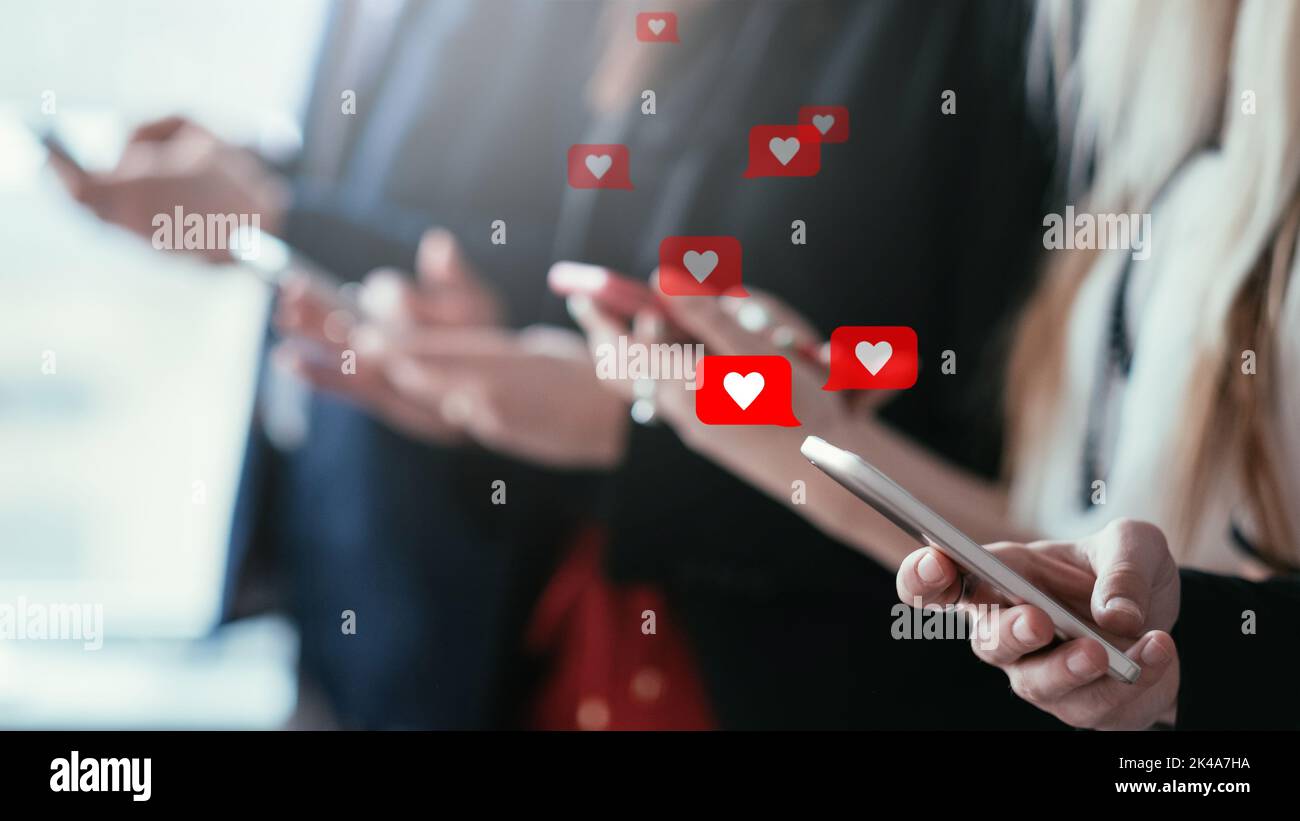 Social media feedback hi-res stock photography and images - Alamy