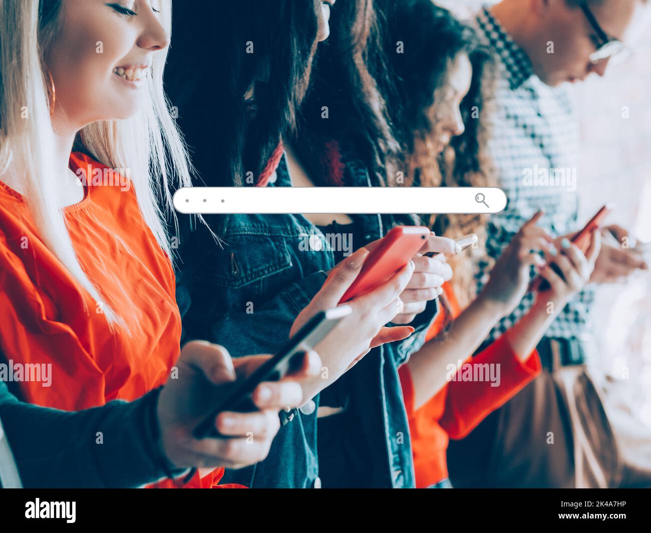 Mobile browser hi-res stock photography and images - Alamy