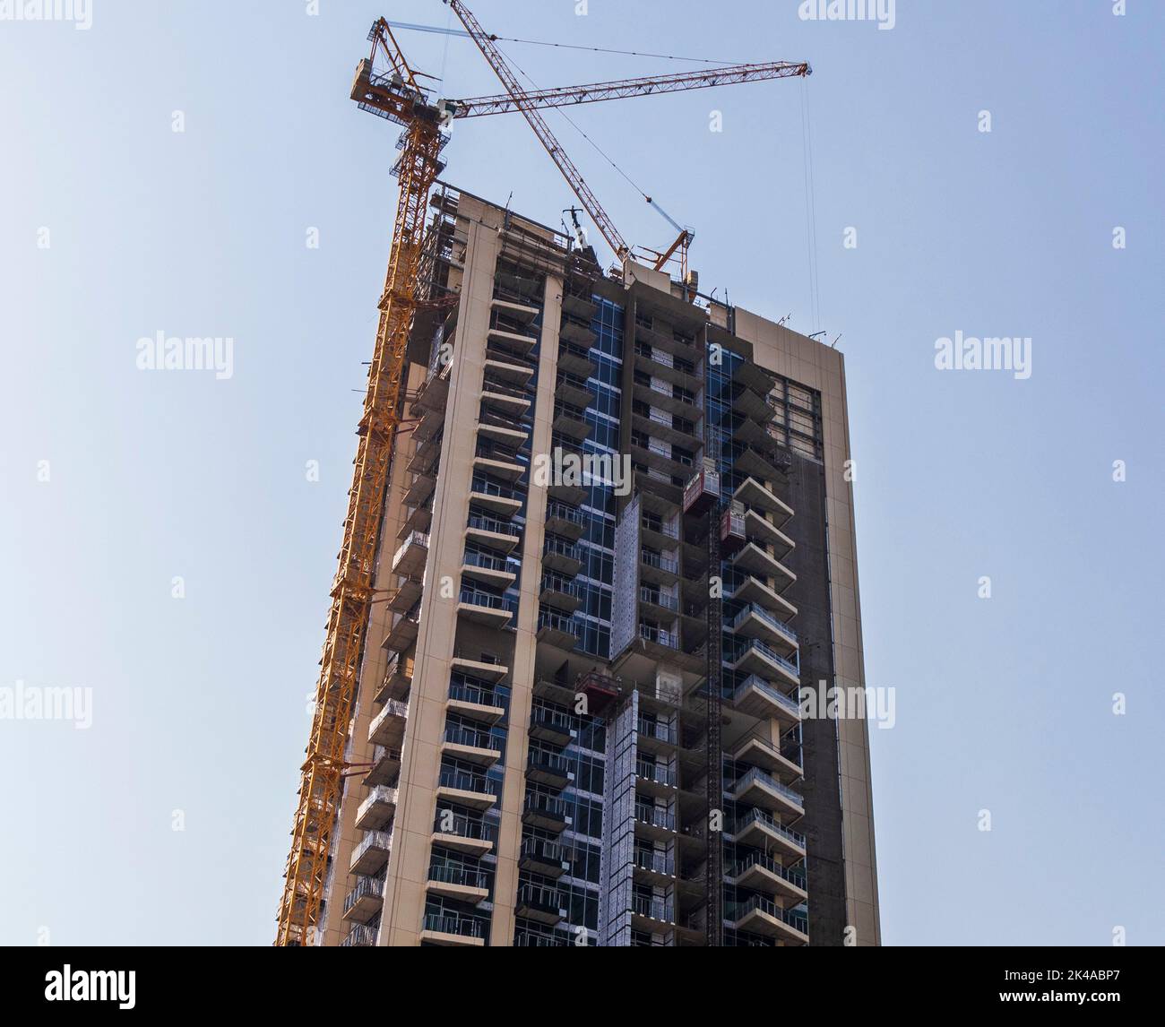 Construction site of a modern skyscraper Stock Photo - Alamy