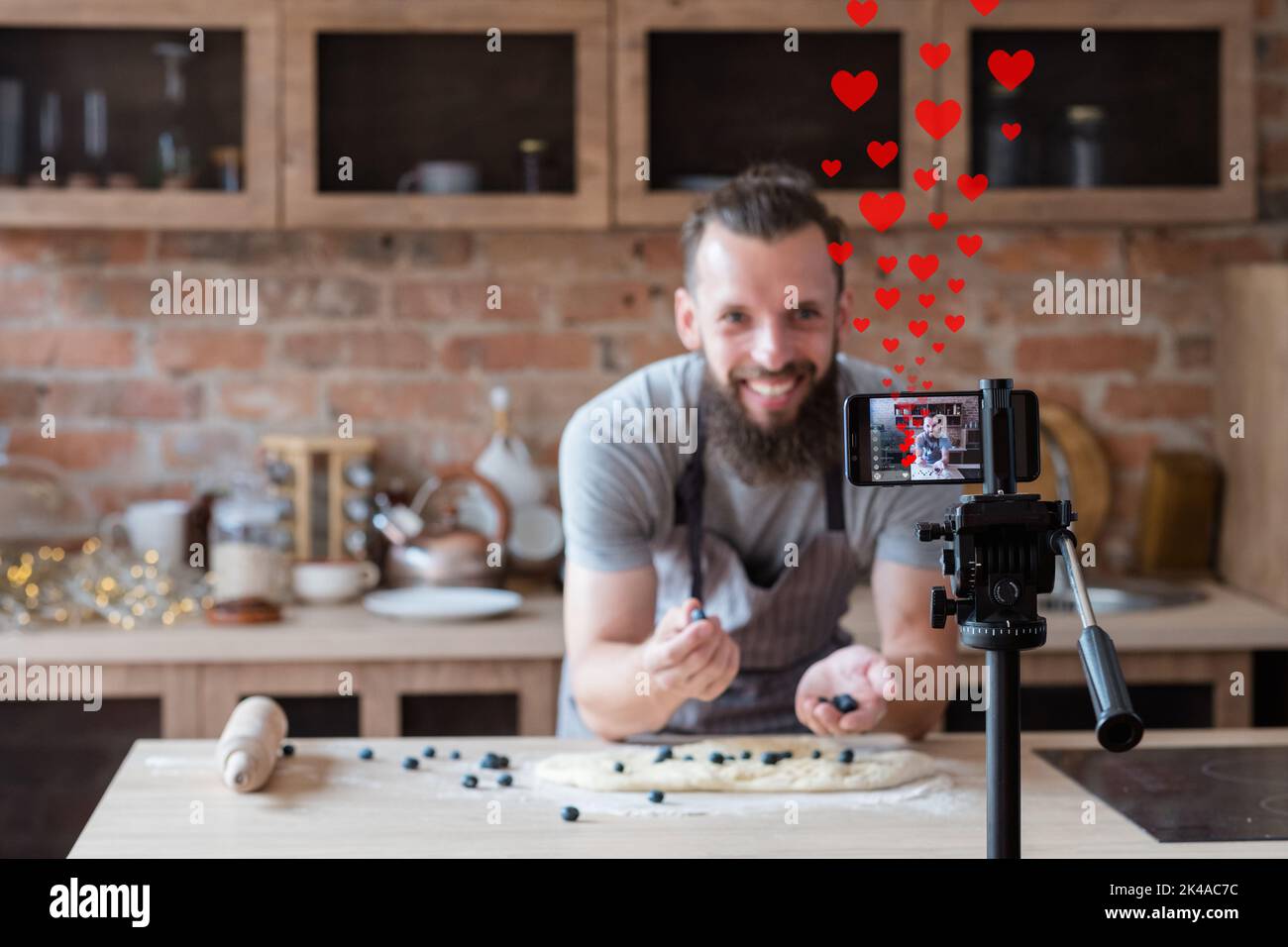 Popular food vlog hi-res stock photography and images - Alamy
