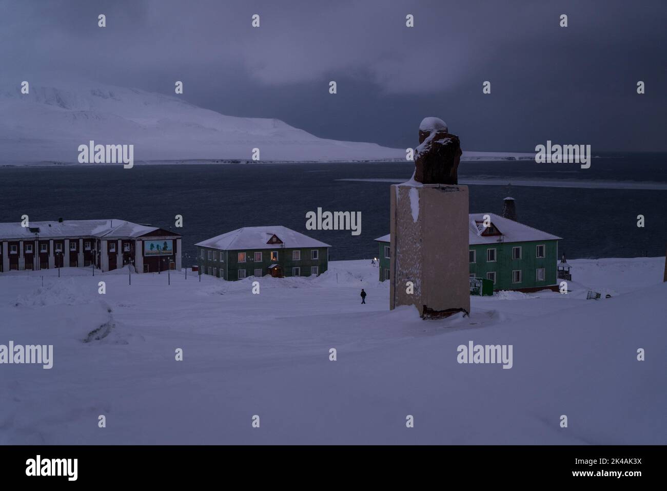 Day lenin hi-res stock photography and images - Alamy