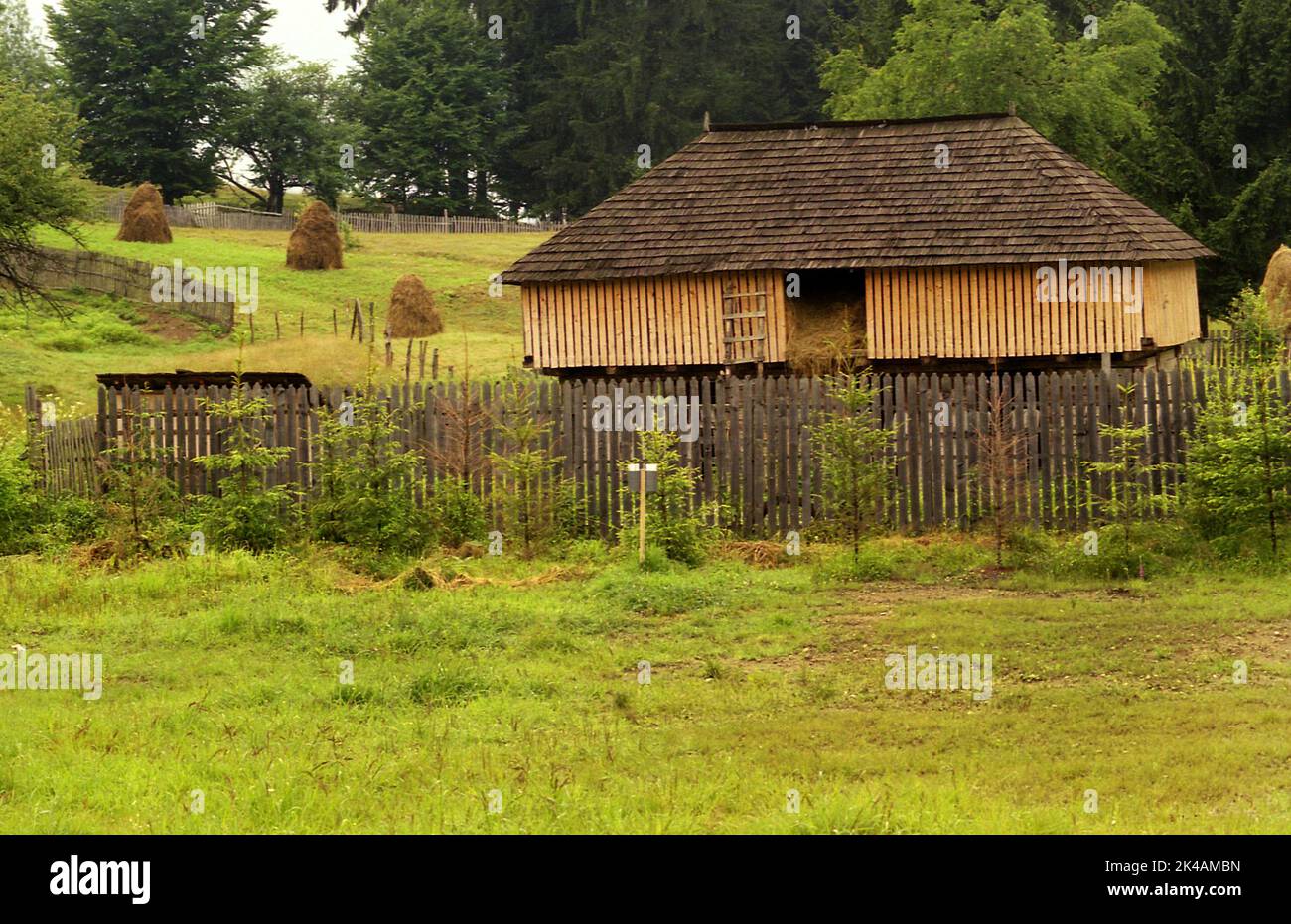 Wooden shed with wooden shingles hi-res stock photography and images ...