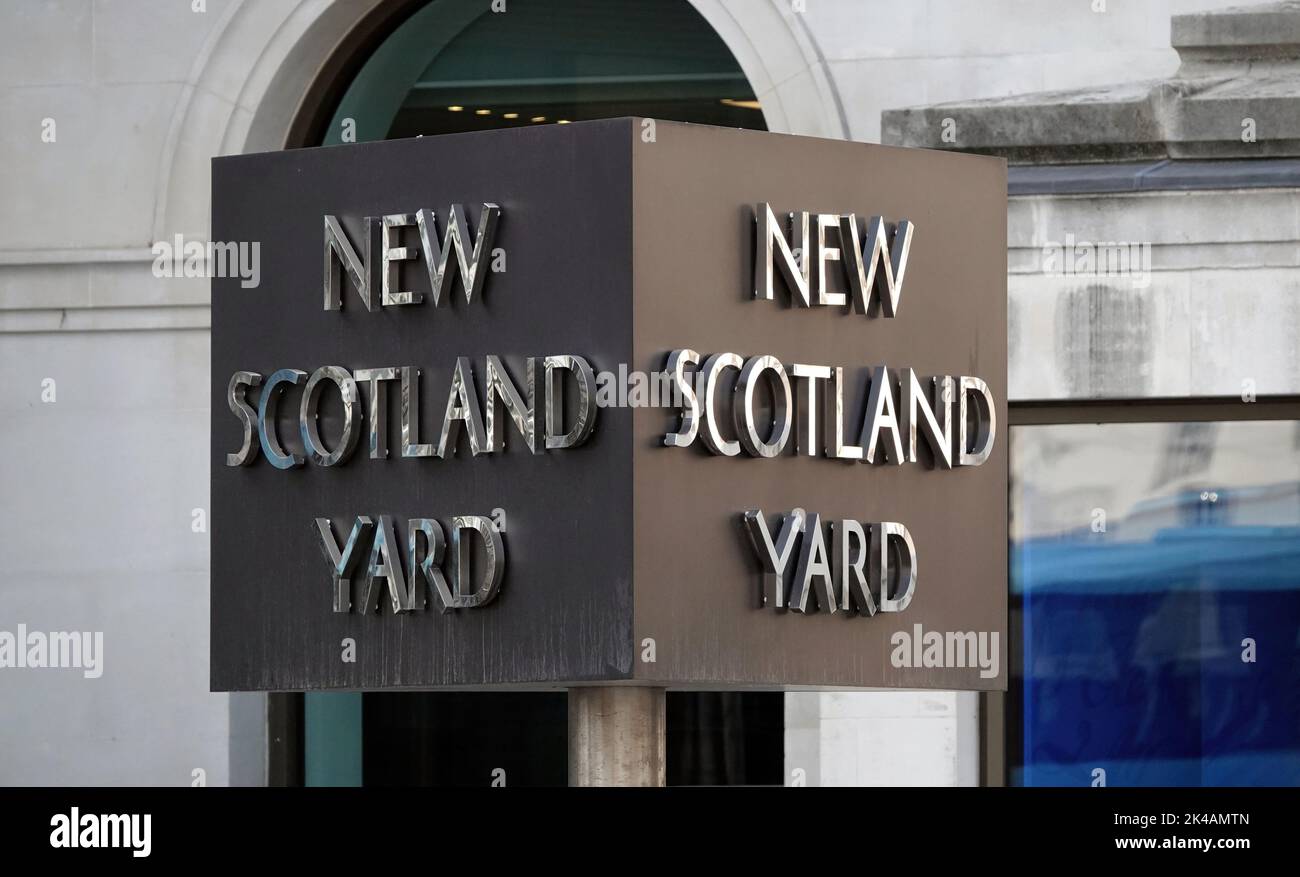 The famous New Scotland Yard sign outside the Headquarters of the ...