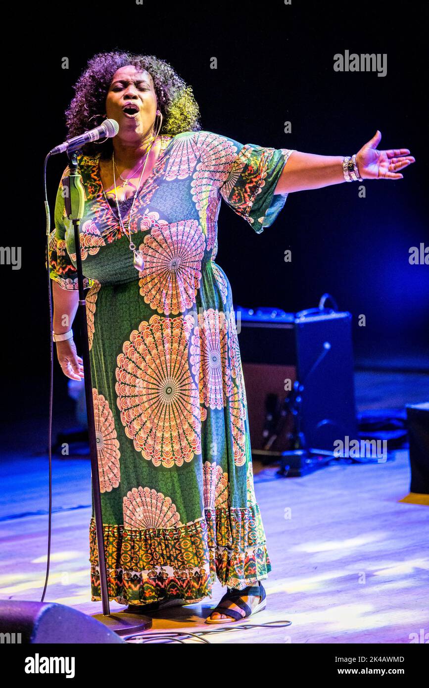 Ruby turner hi-res stock photography and images - Alamy