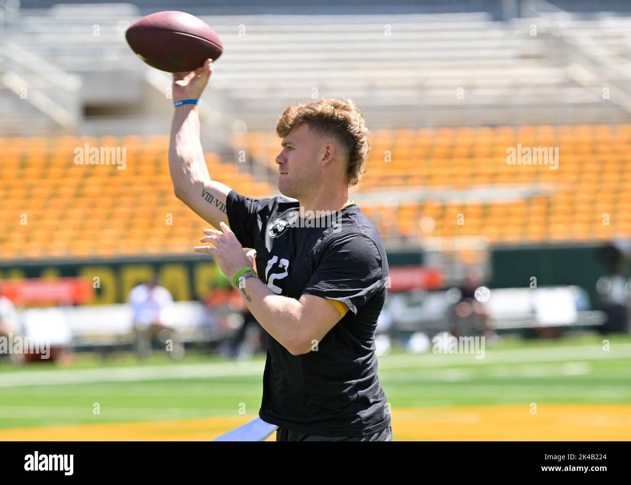 Waco, Texas, USA. 1st Oct, 2022. Baylor Bears quarterback Blake Shapen ...