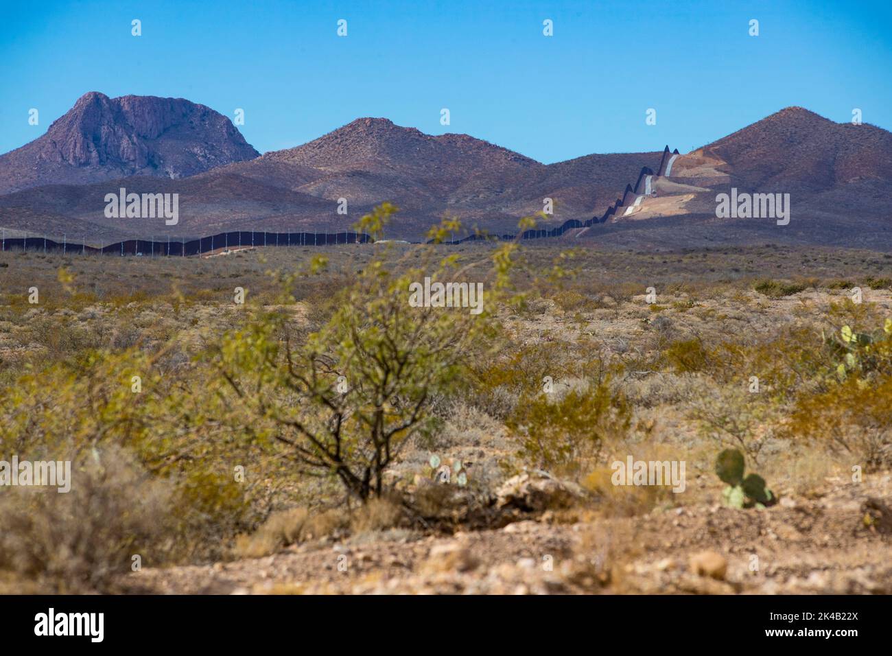 Recently constructed panels at the new border wall system project east ...