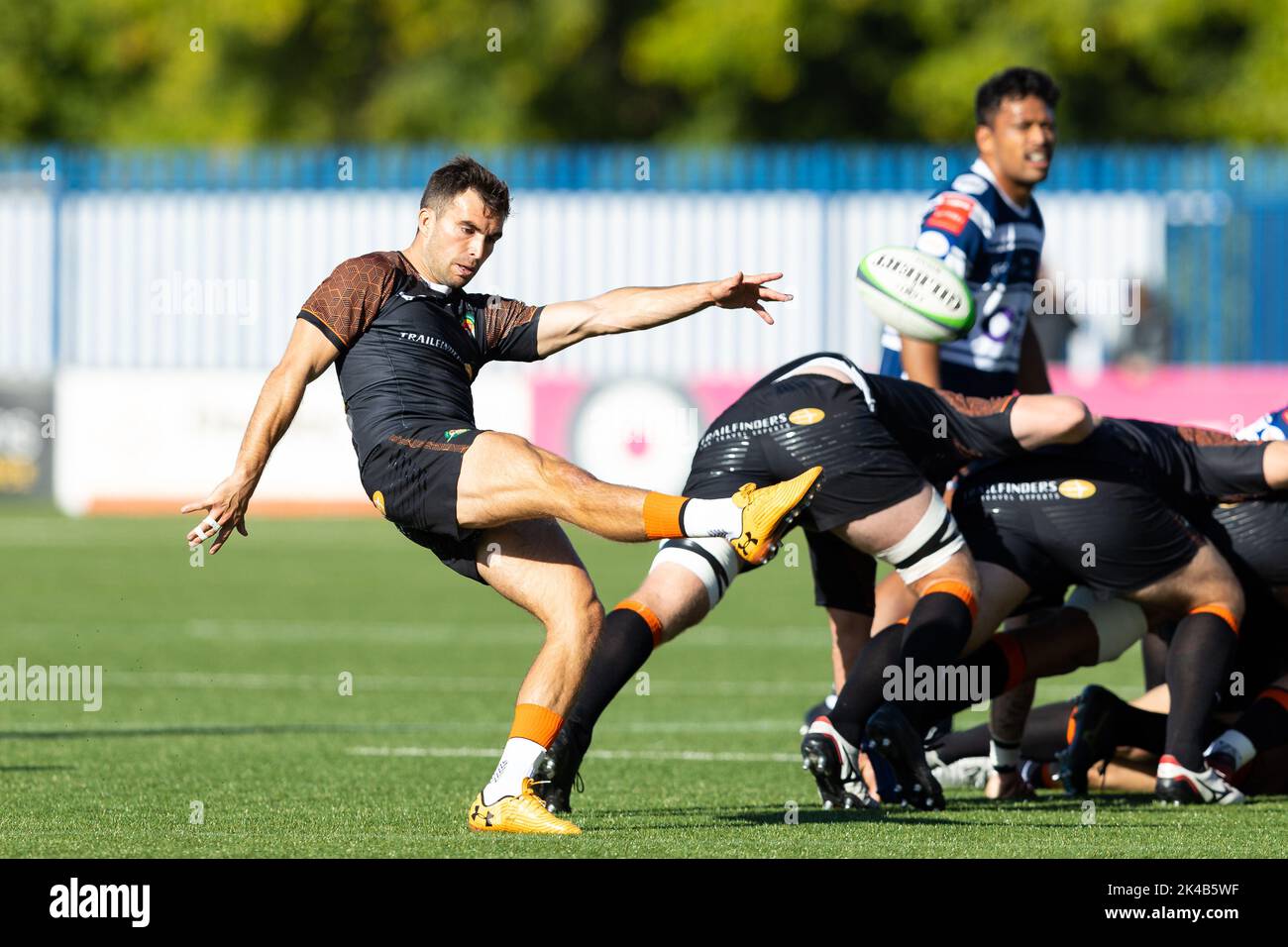 Craig Hampson of Ealing Trailfinders box kicks during the The ...