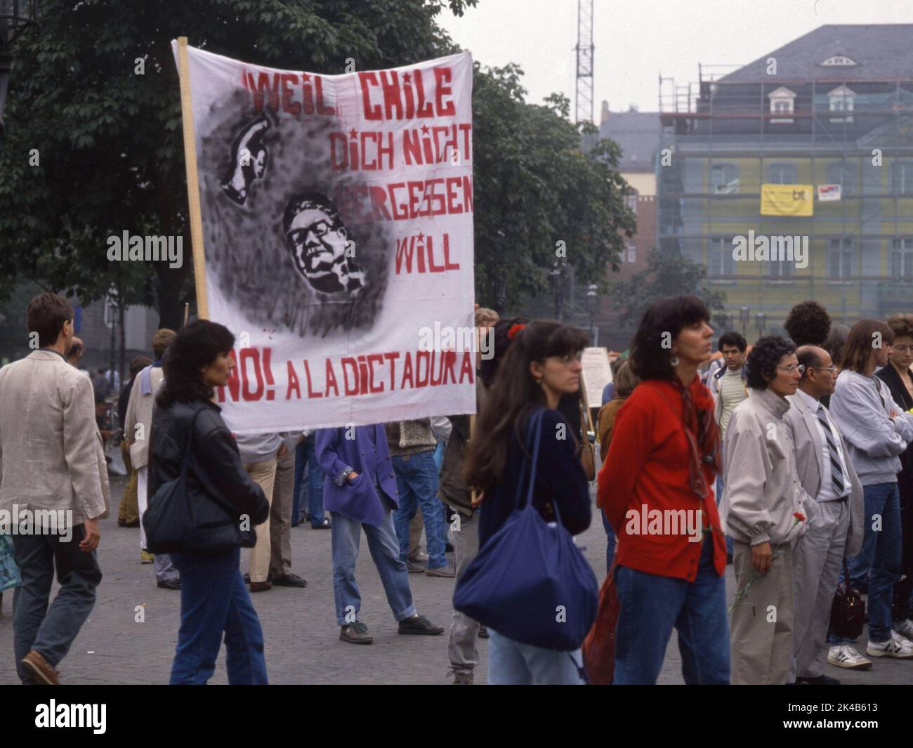 Bonn. Student protest around Chile and Allende. on 10. 9. 1988 Stock ...