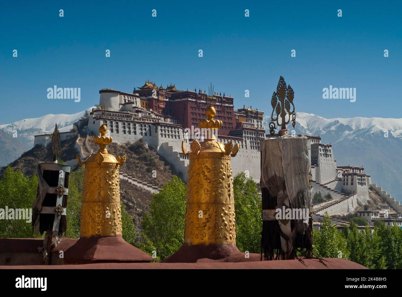 Potala Palace, Winter Palace of the Dalai Llama, Lhasa, Central Tibet ...