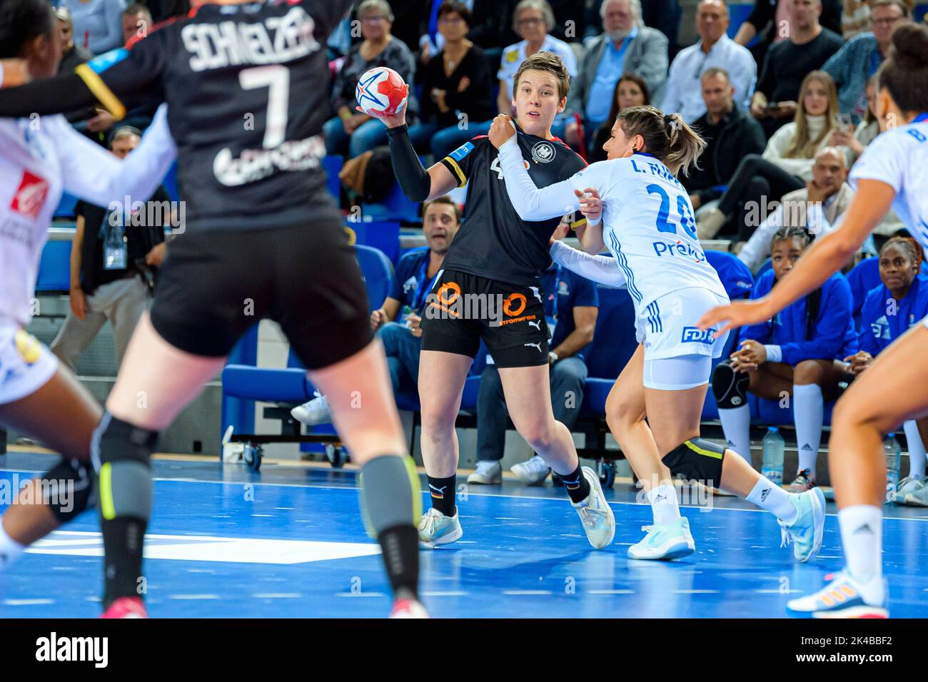 Laura flippes of metz handball hi-res stock photography and images - Alamy