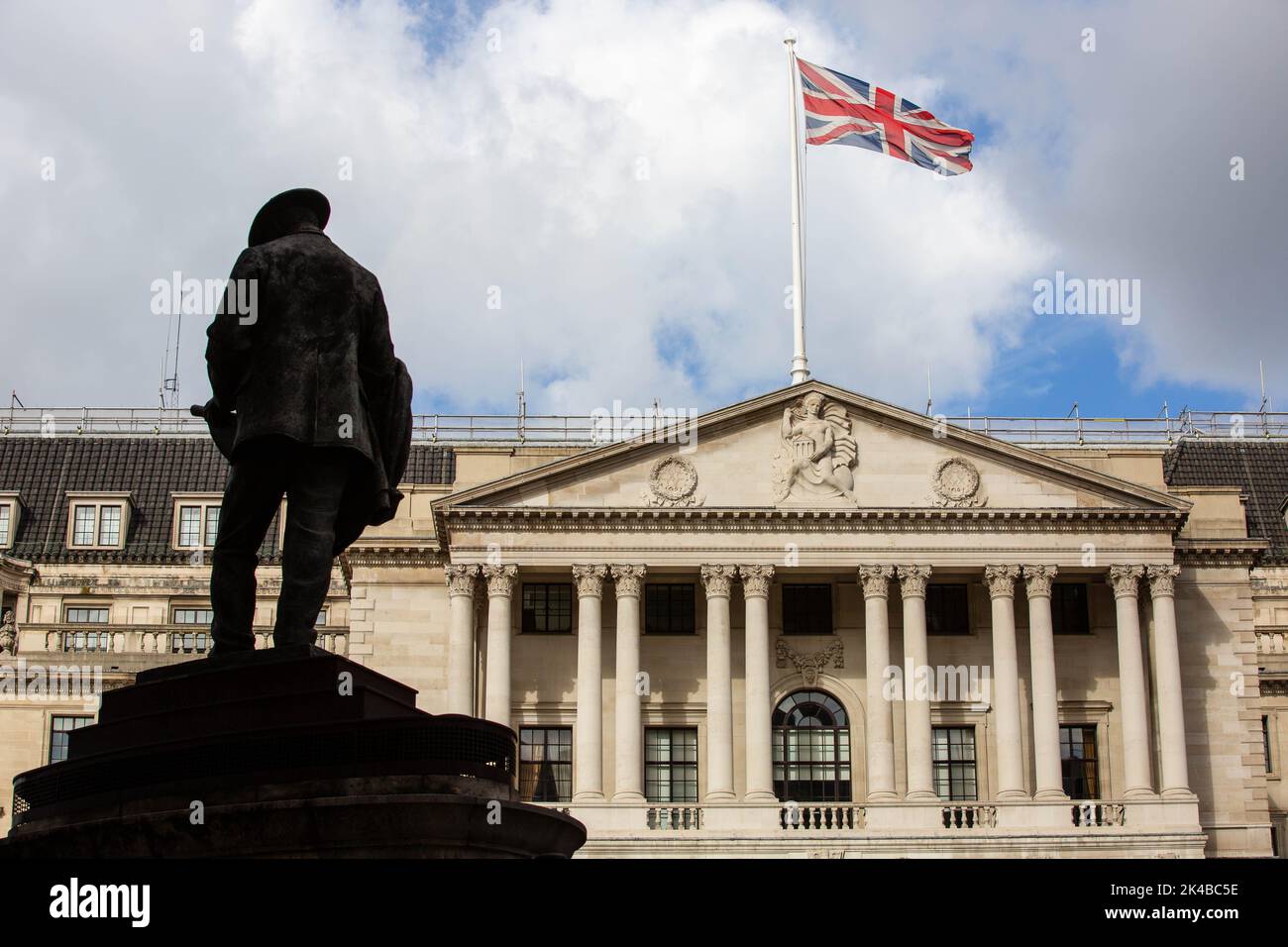 London, UK. 1st Oct, 2022. A general view of the Bank of England ...