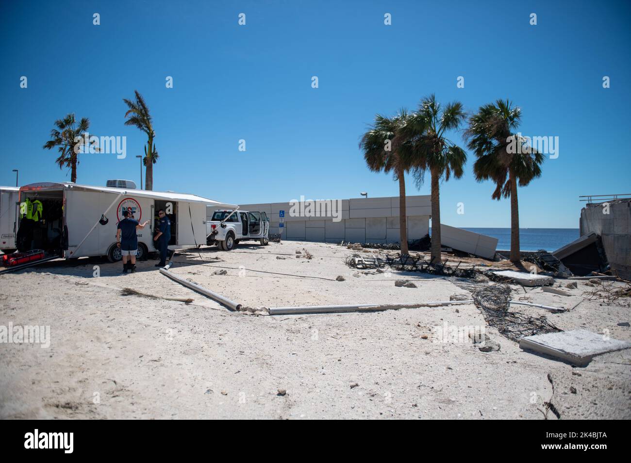 Coast Guard personnel from the Gulf, Atlantic, and Pacific Strike teams ...