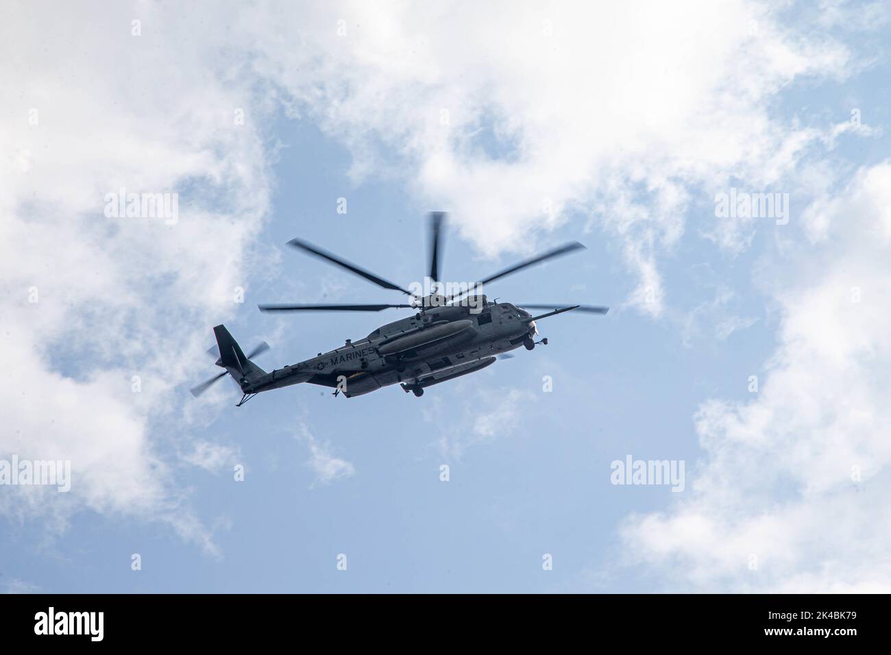 U.S. Marines with Marine Heavy Helicopter Squadron 361, Marine Aircraft ...