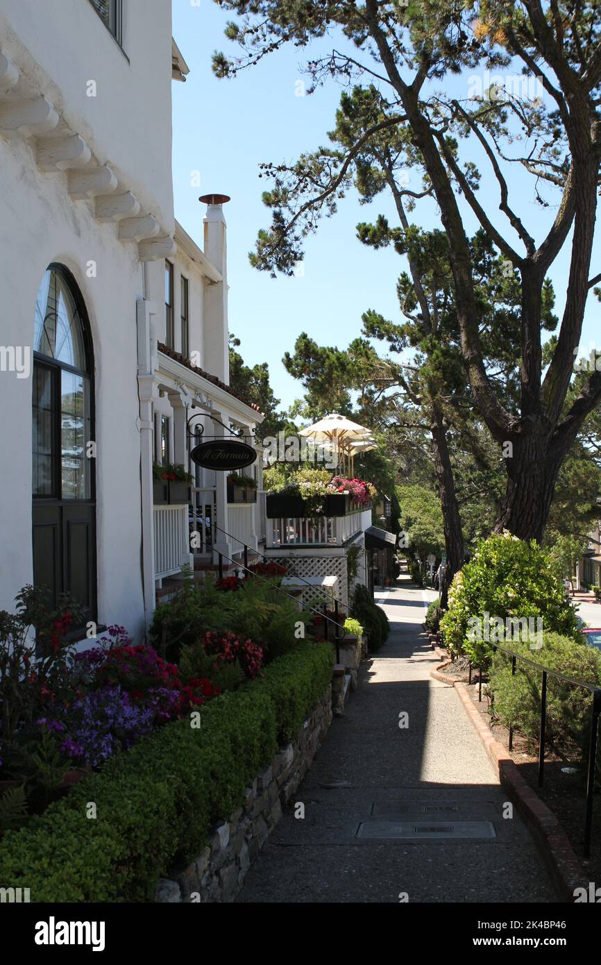 Carmel by the sea shopping hi-res stock photography and images - Alamy