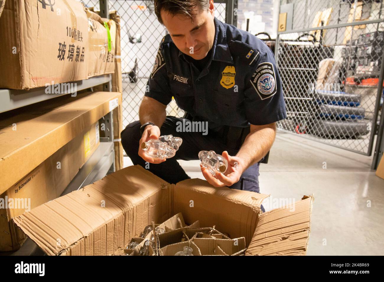 Cargo items hi-res stock photography and images - Alamy