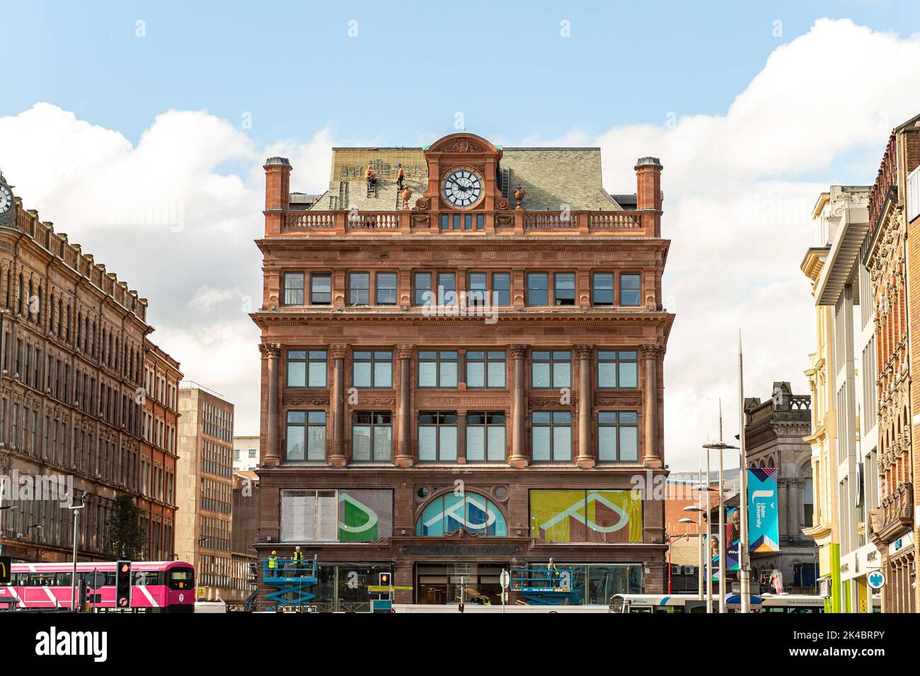 29th September 2022: Workers Completing the final stages of the Roof on ...