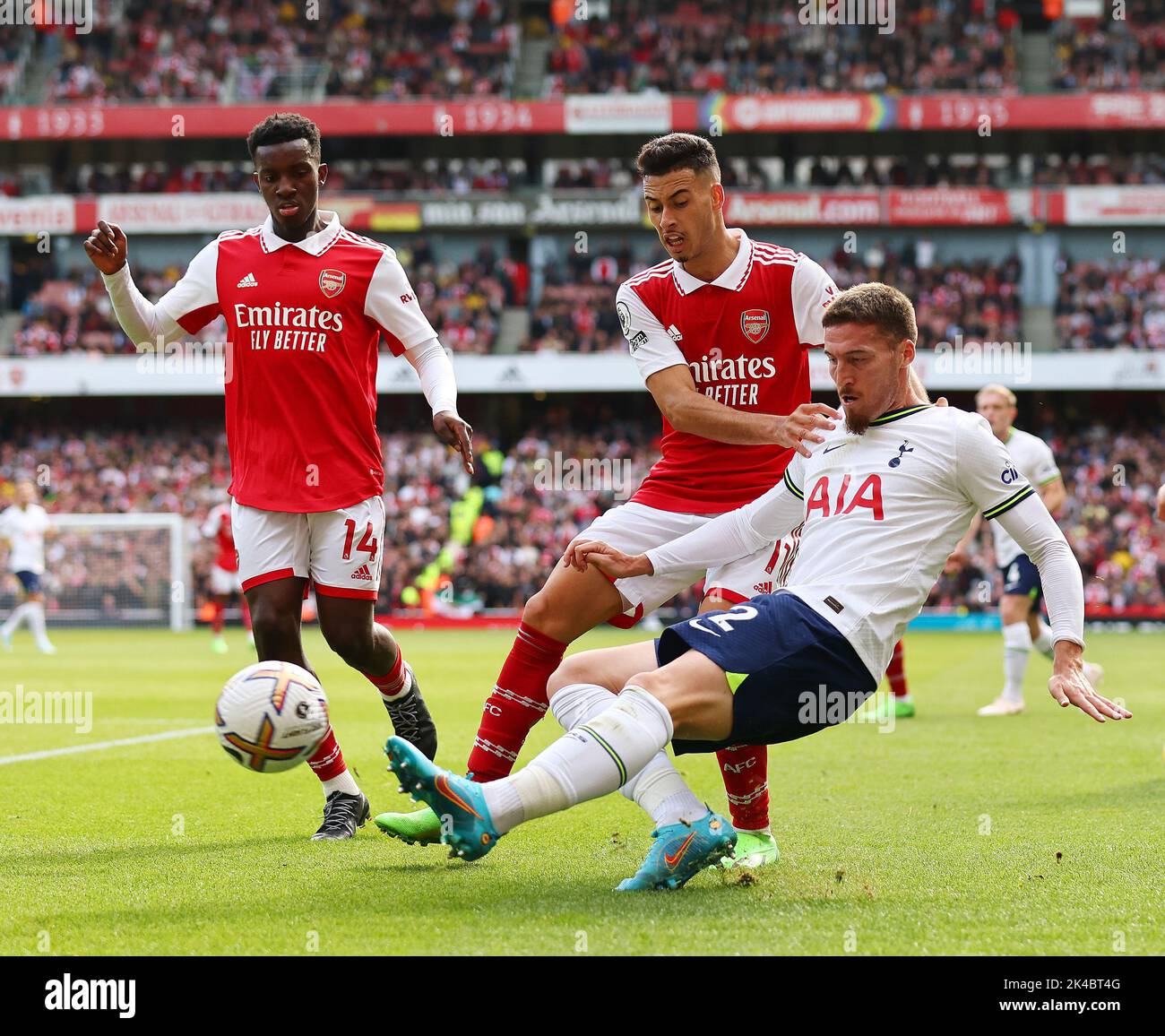 Arsenal tottenham 2022 emirates hi-res stock photography and images - Alamy