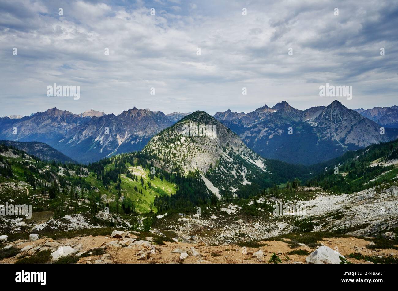 View from the peak of Maple Pass trail, North Cascades National Park ...