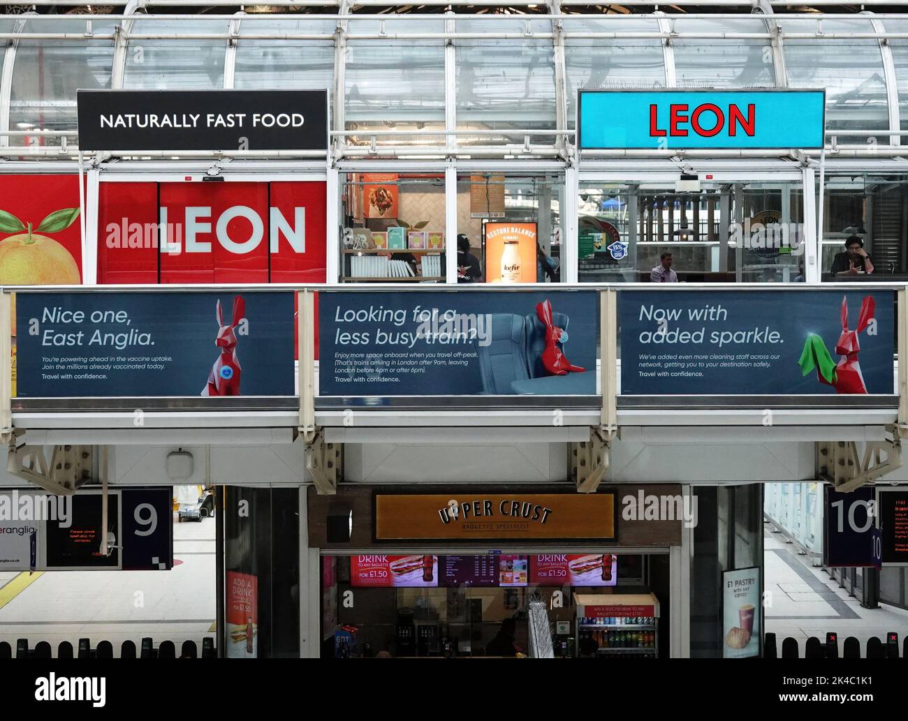 London liverpool street station platforms hi-res stock photography and ...