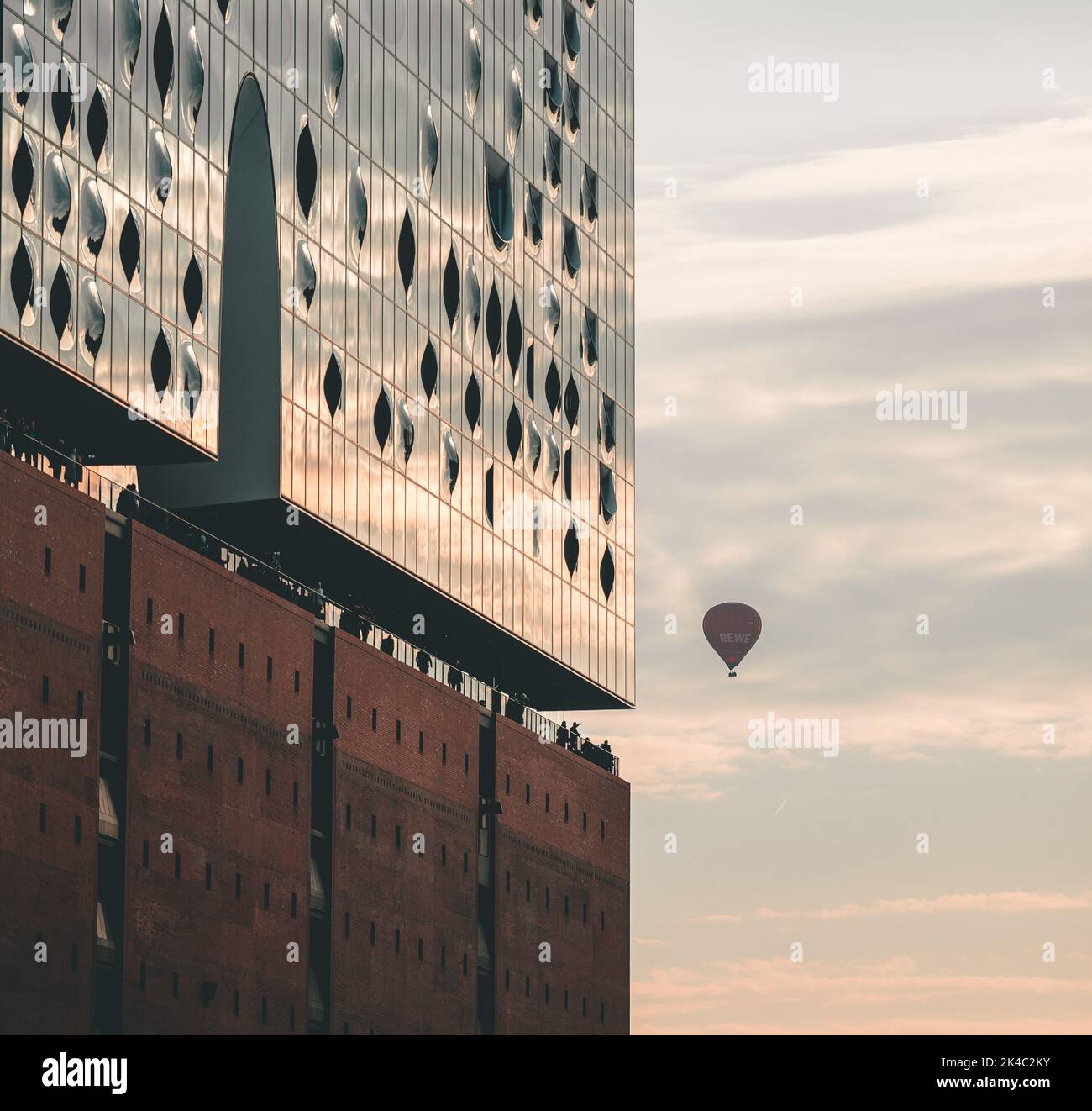 Parachute italy hi-res stock photography and images - Alamy