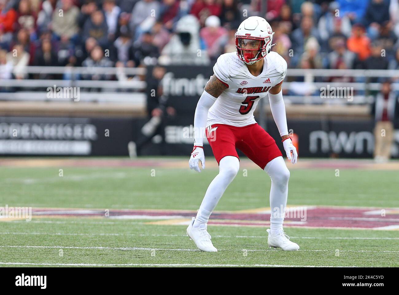 Alumni Stadium 1st Oct 2022 Ma Usa Louisville Cardinals Defensive