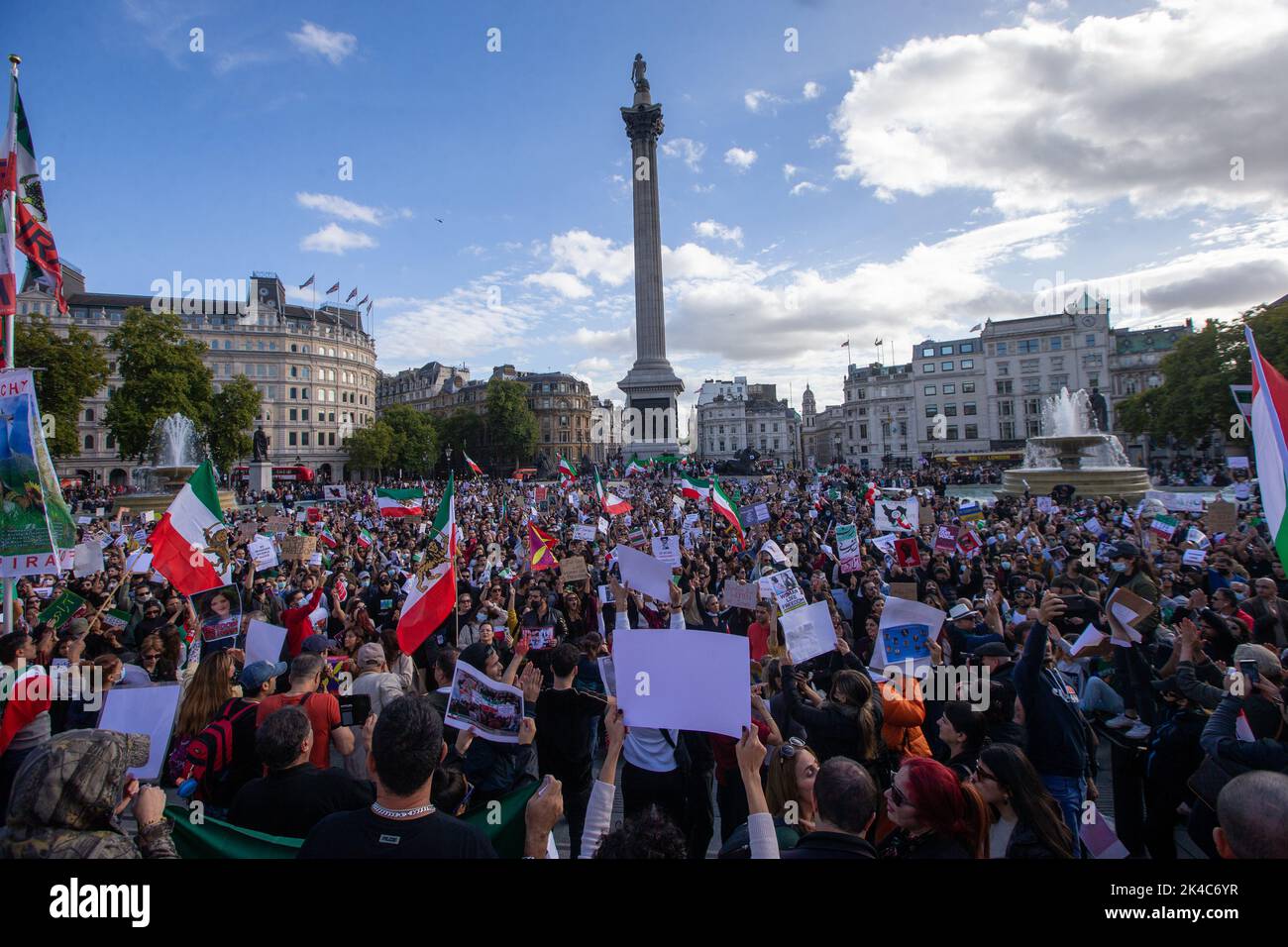 London, England, UK. 1st Oct, 2022. Thousands stage protest in ...