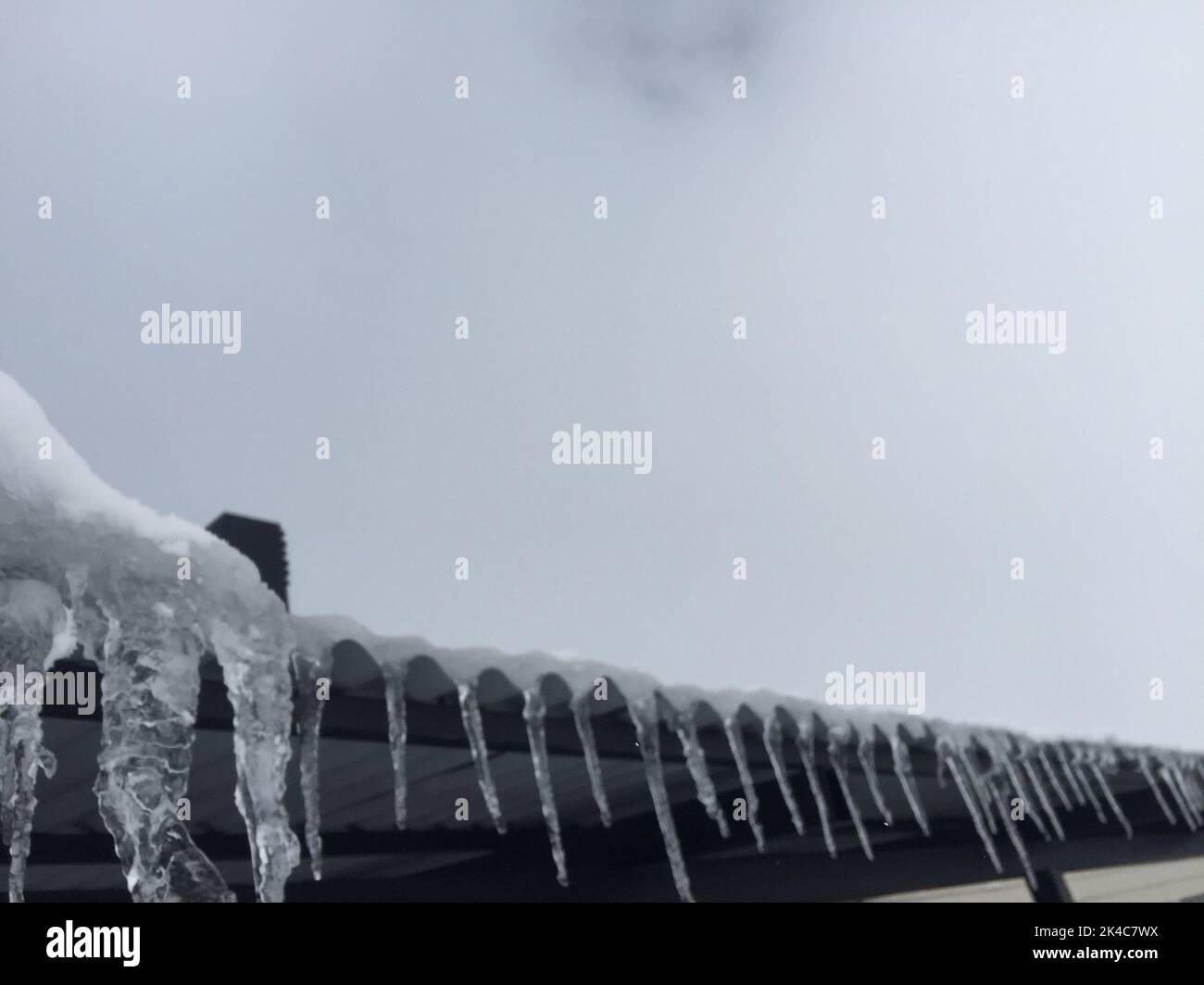 Icicle hanging from building hi-res stock photography and images - Alamy
