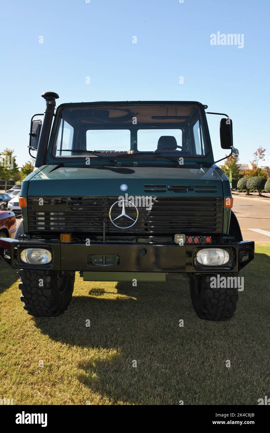 Mercedes Benz Unimog Stock Photo - Alamy