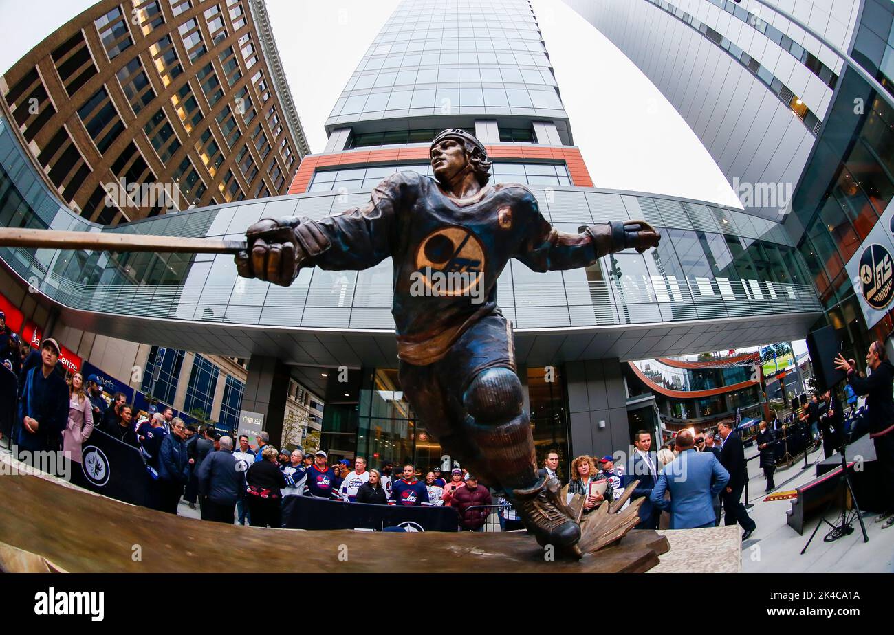 A statue in honour of former Winnipeg Jets player Dale Hawerchuk is ...