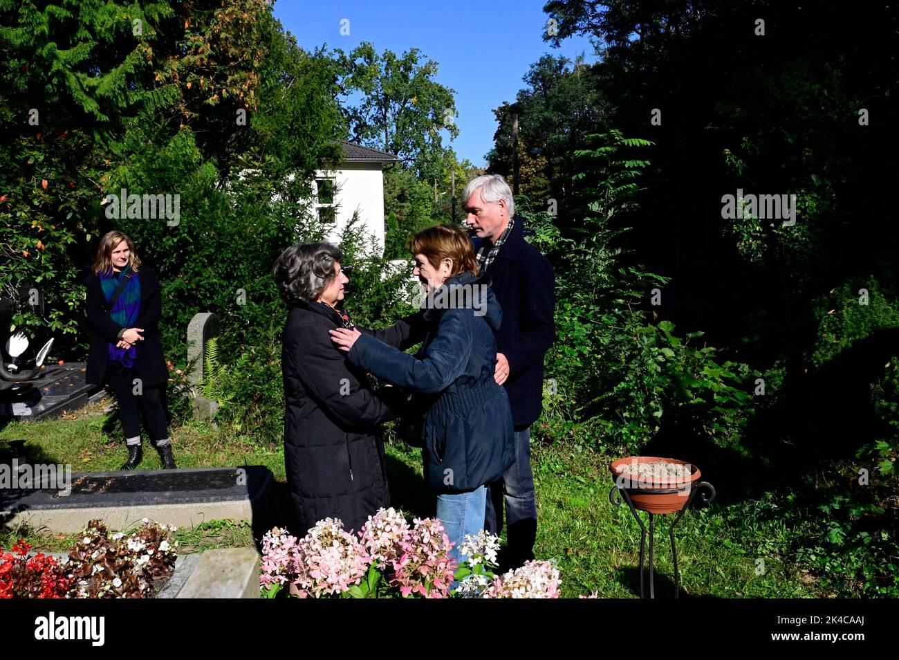 Birgit Behrens-Otto und Renate Blume mit Sohn Alexander Reed bei der ...