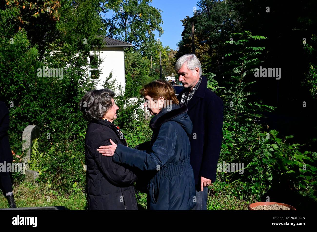 Birgit Behrens-Otto und Renate Blume mit Sohn Alexander Reed bei der ...